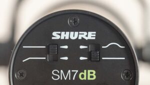Shure SM7dB レビュー。プリアンプ内蔵された最強マイク | ゲームギーク